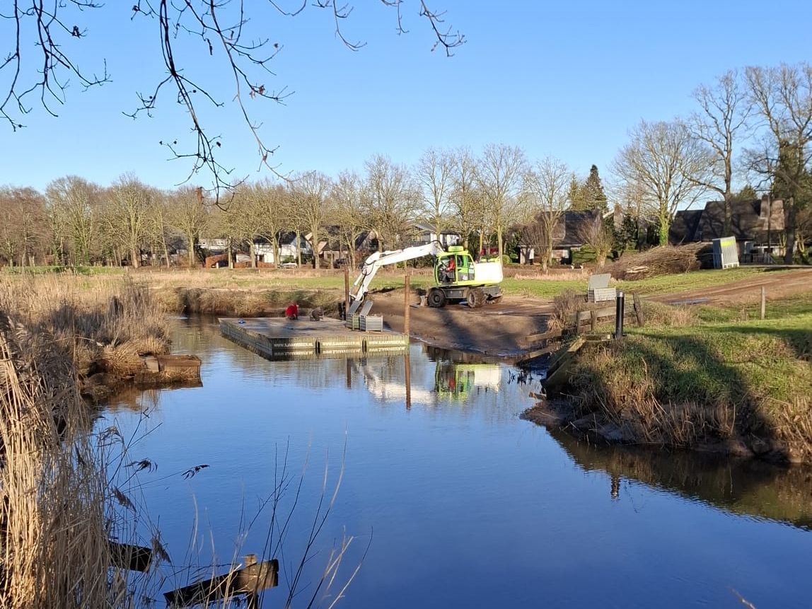 Start versteviging oever bij Seldensate | Waterschap Aa en Maas